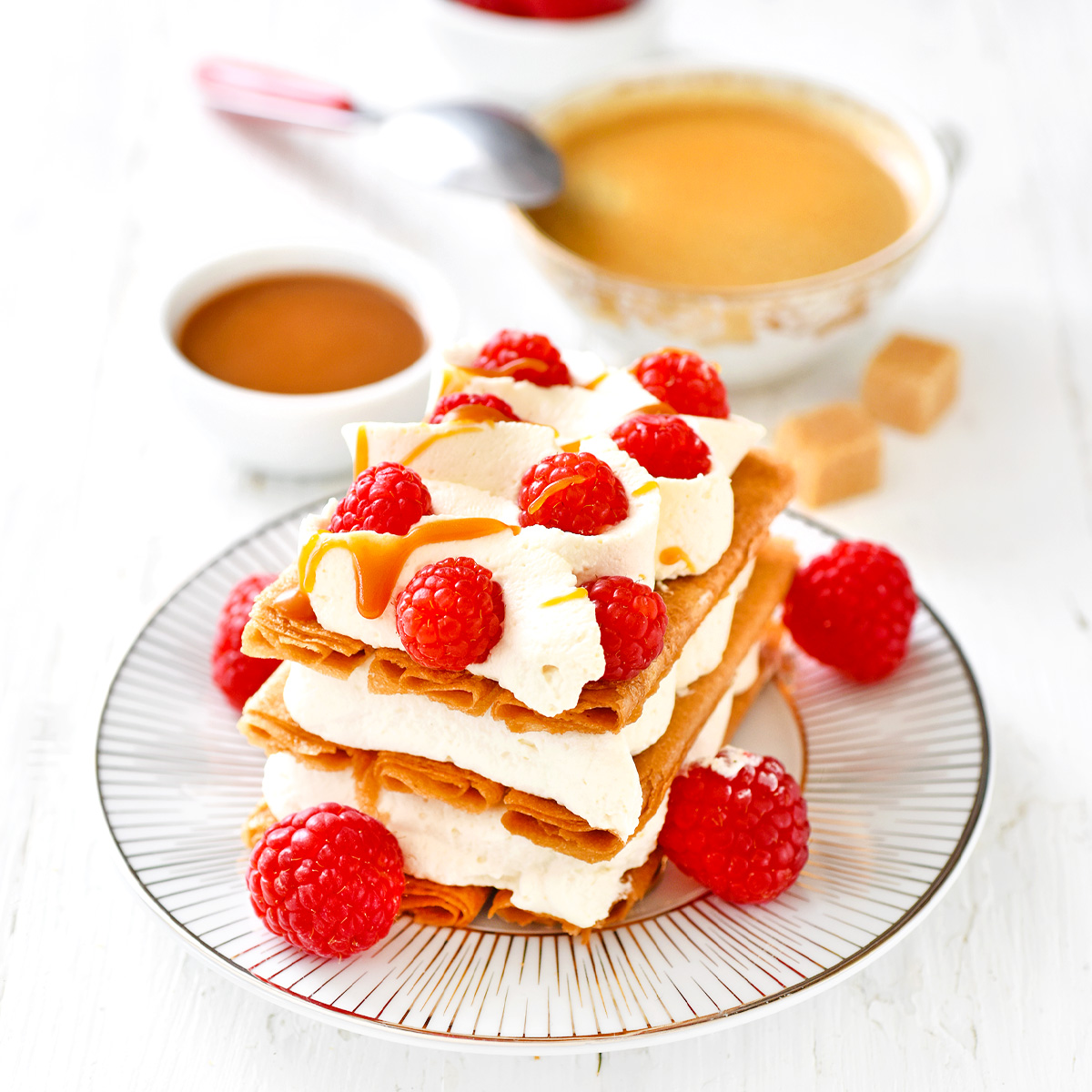 Mille-feuille aux crêpes dentelle et caramel beurre salé - Régilait