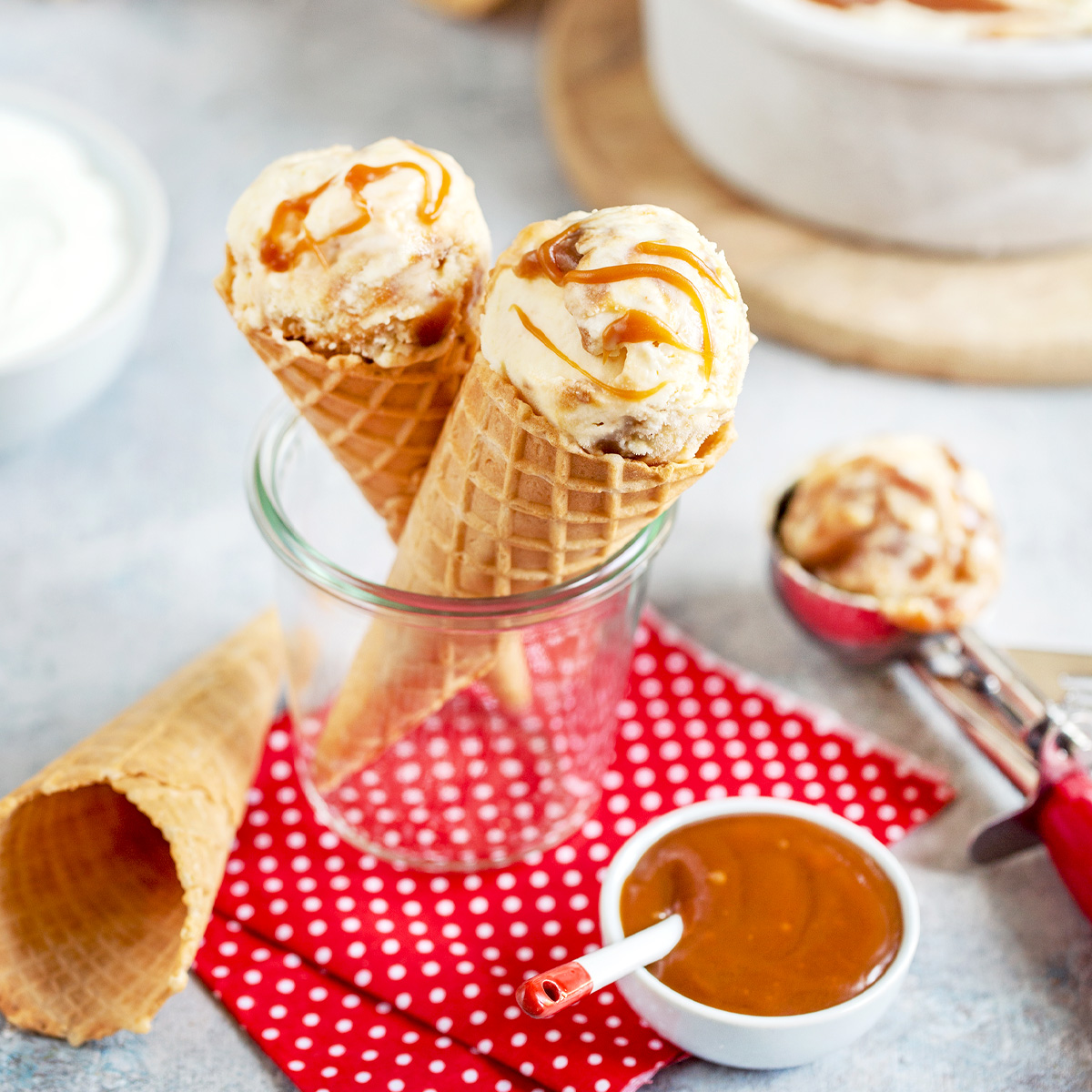 Recette de la glace au yaourt et caramel beurre salé - Régilait