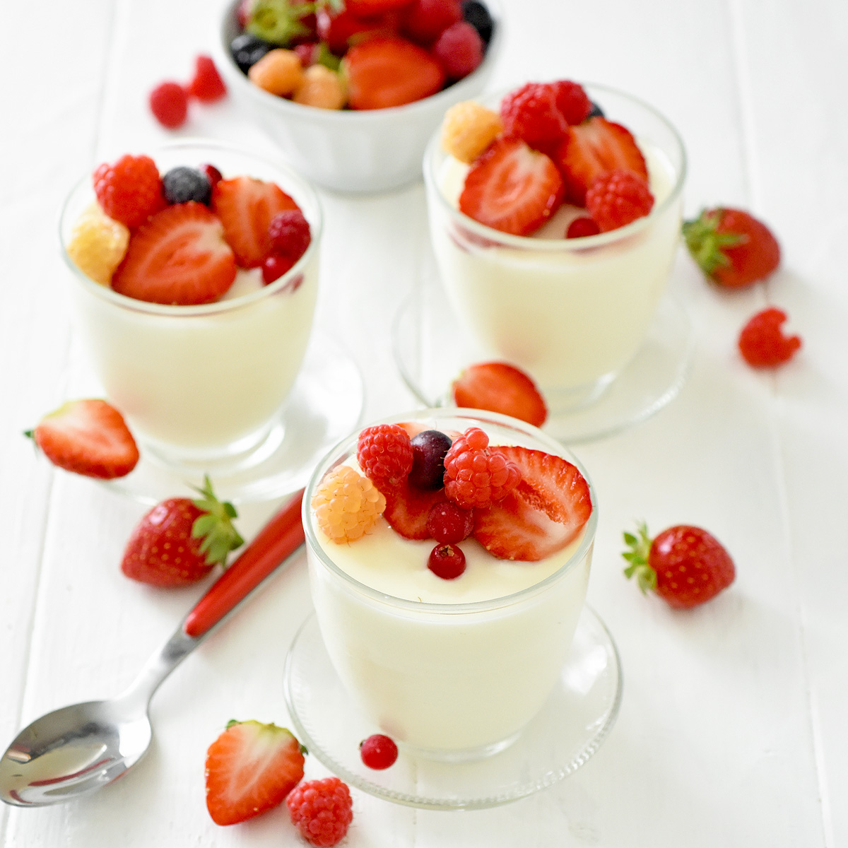 Crème au citron et fruits rouges (sans cuisson) - Régilait